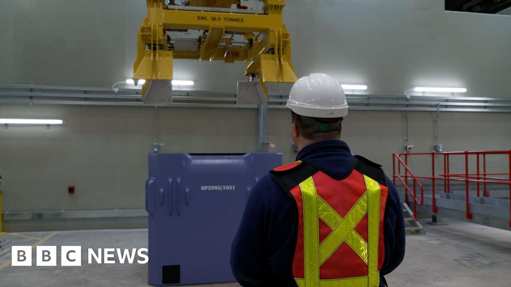 Sellafield pond nuclear waste clear-up starts - BBC News