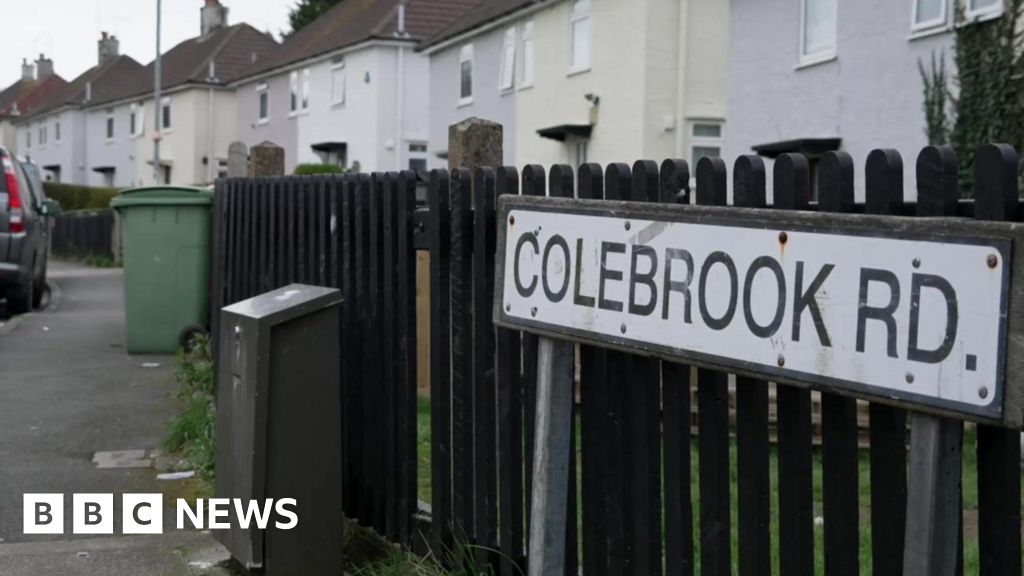 Police release descriptions of men after teen girl kidnap attempt