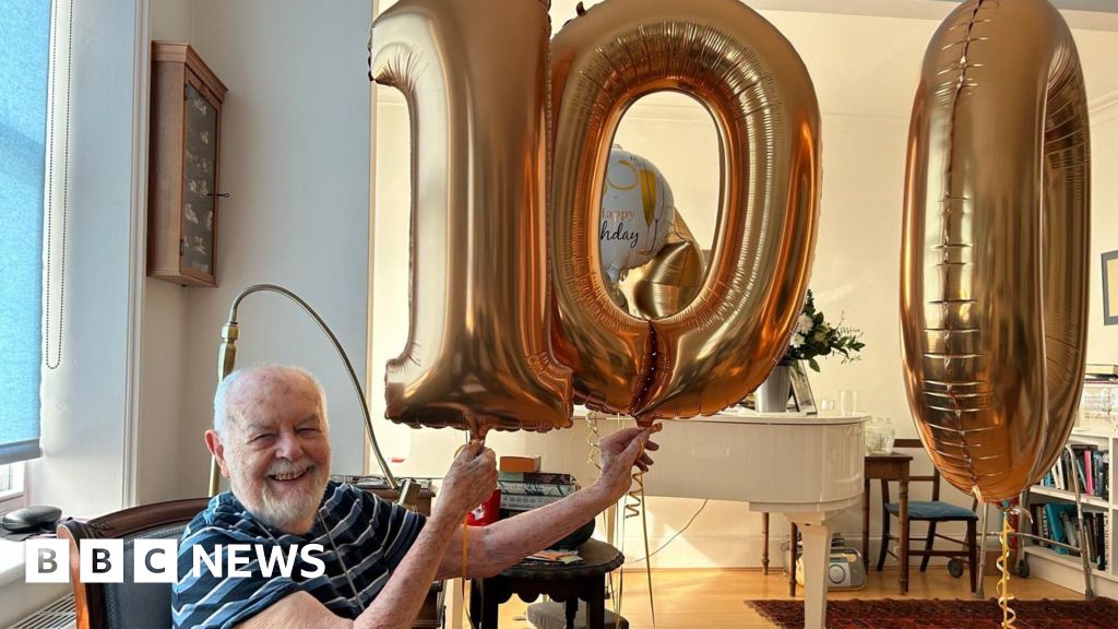 Voice coach to Laurence Olivier becomes 'UK's oldest podcaster'