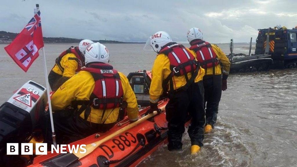 Lifeboat crews rescue 14 in weekend tidal surges - BBC News