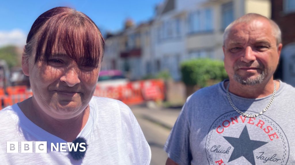 Gosport fire: Homeowner describes 'utter devastation' - BBC News