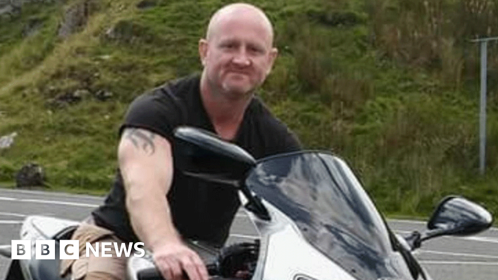 Ton Pentre: Tribute to motorcyclist Dean Williams after crash - BBC News