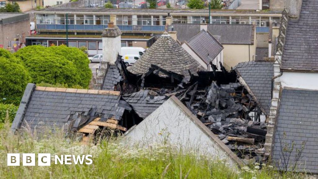 Police investigate deliberate fire at Moray hotel - BBC News