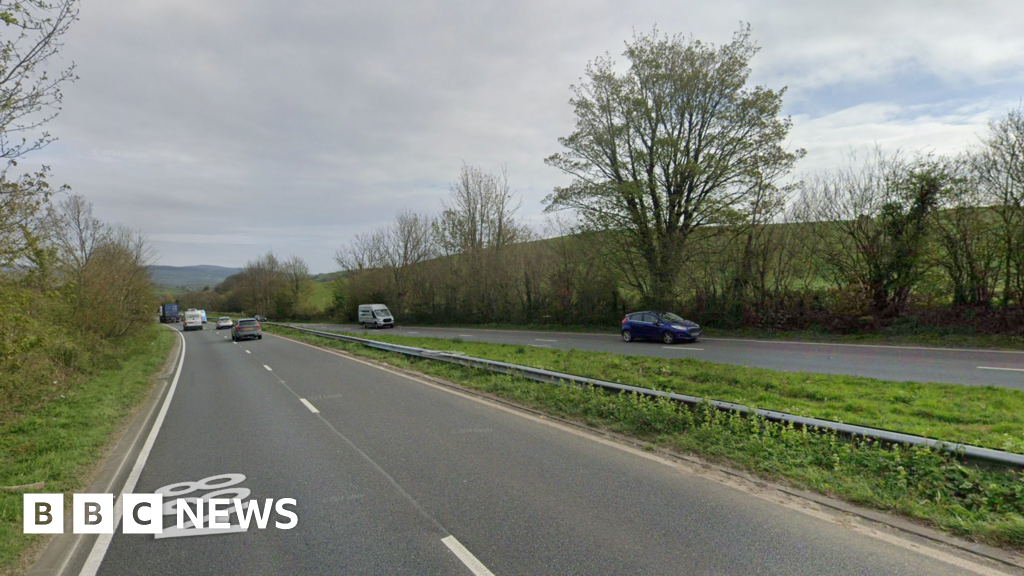 A38: Long delays near Buckfastleigh due to overturned vehicle - BBC News