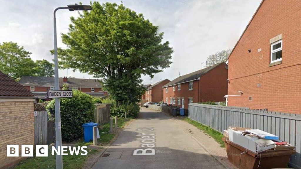 Four arrested in Hull after human trafficking warrants issued - BBC News