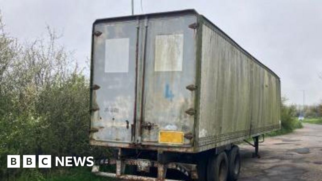 Tyre-filled lorry trailer found dumped in a Haverhill lay-by - BBC News