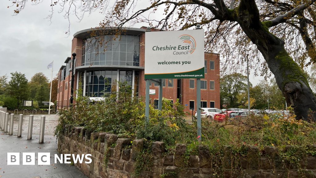Cheshire East: Council set to agree HQ closure plan - BBC News