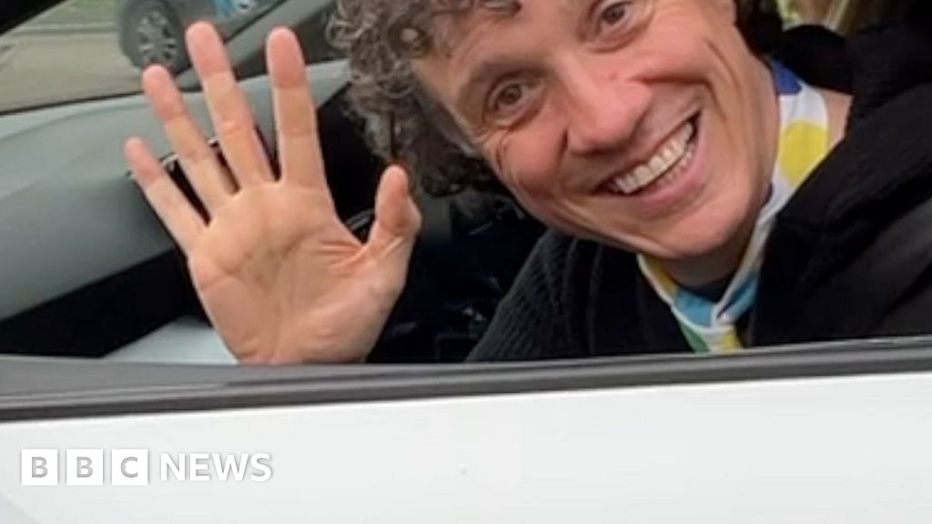 Darragh Ennis quizzes Oxfordshire for BBC Children in Need - BBC News