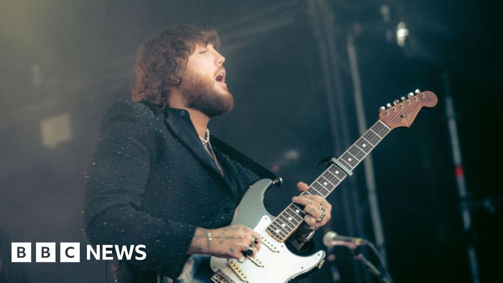 Fans enjoy James Arthur at A Perfect Day concert in Northampton