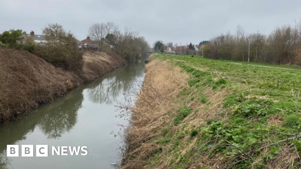 Hull: Body found near school 'not suspicious', police say