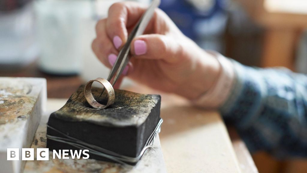 Birmingham Jewellery Biennial to celebrate city's heritage