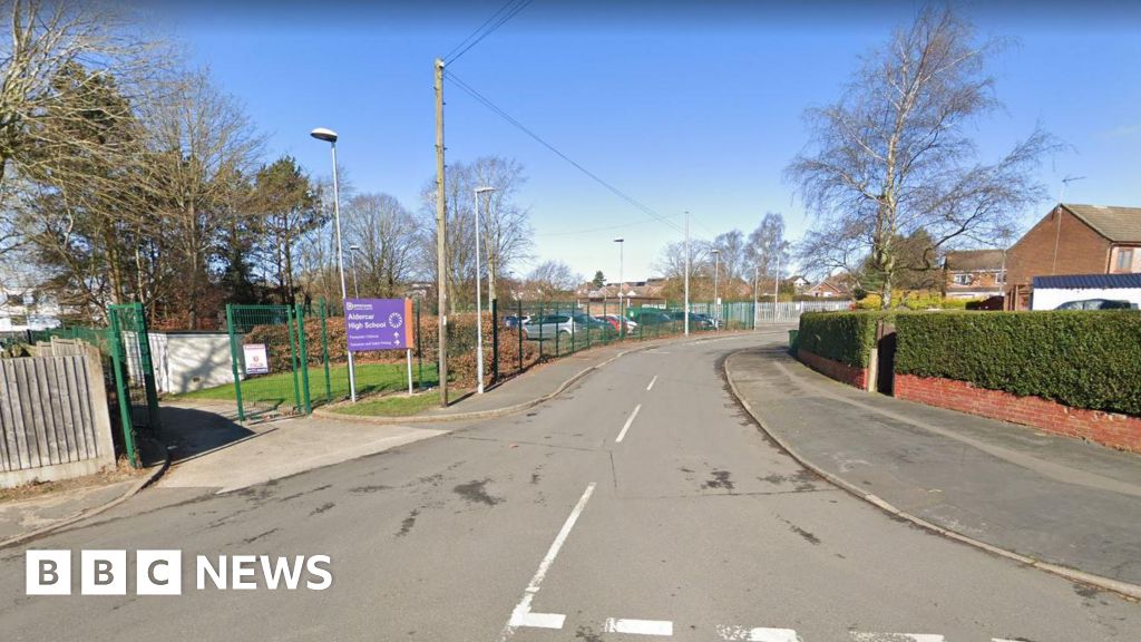 Allan Sharp: Ex-teacher banned over indecent images of children - BBC News