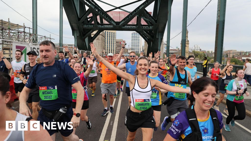 Great North Run 2025: Thousands take part on Tyneside