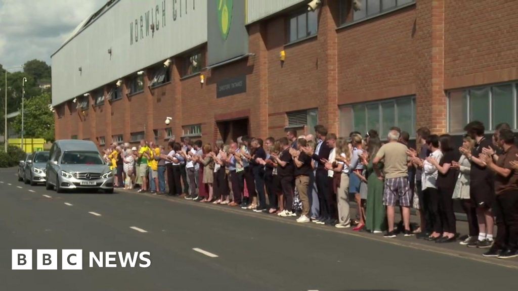 Norwich City fans pay tribute to legend Terry Allcock - BBC News
