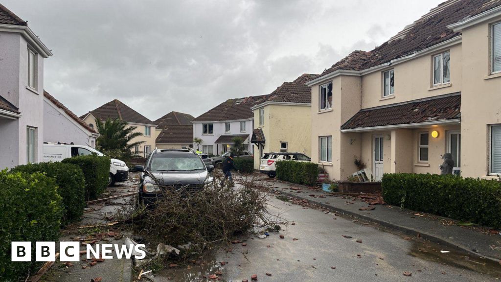 Drop-in sessions offer storm Ciarán recovery support - BBC News