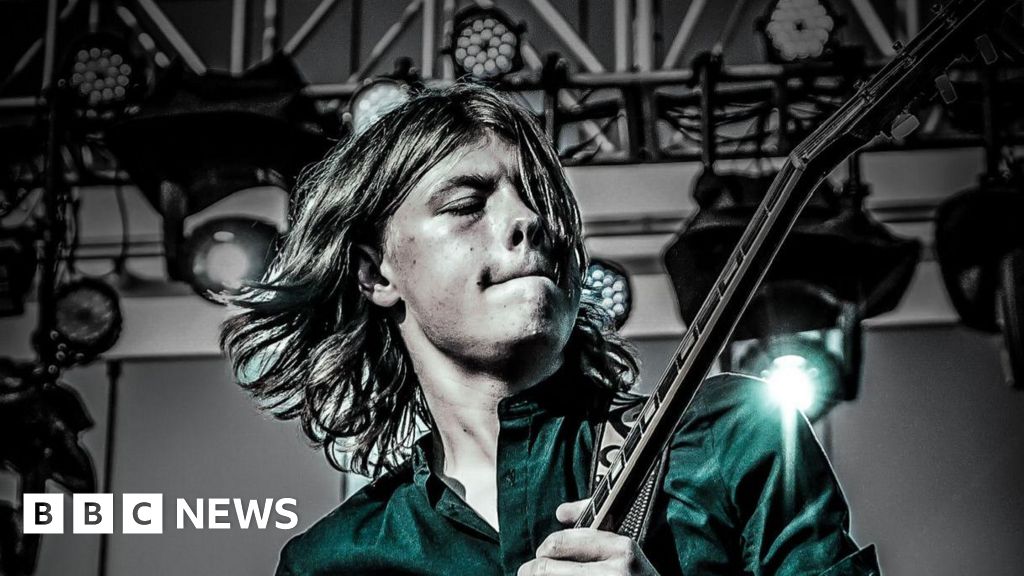 Norfolk blues festival headlined by teen guitar star Toby Lee - BBC News