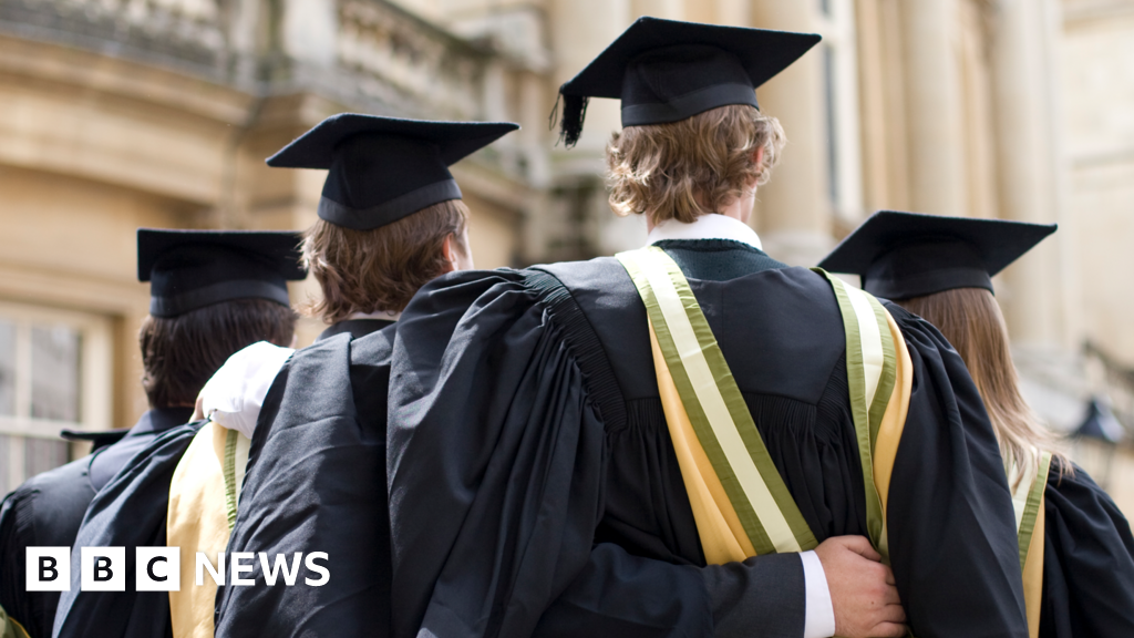 Record levels of first-class honours in Republic of Ireland - BBC News
