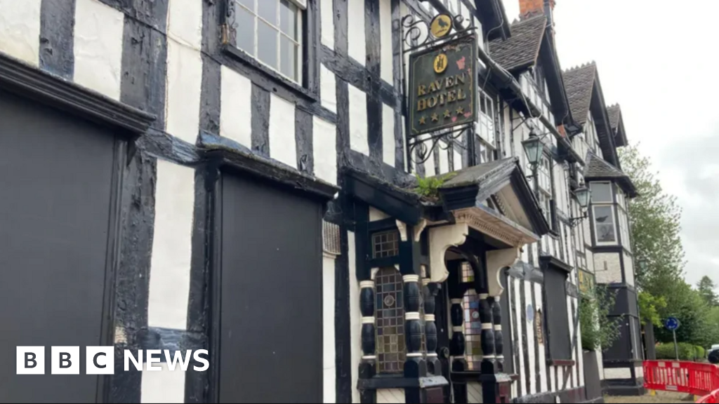 Droitwich: Owner of Raven Hotel failed to carry out repair work