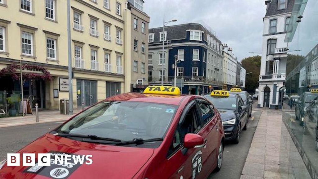 Islanders to rate Jersey taxi drivers using QR codes