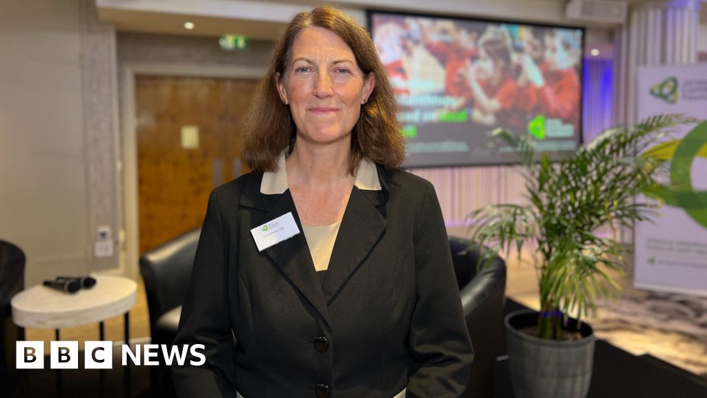 'Unlocked' philanthropy would benefit Jersey charities - expert - BBC News