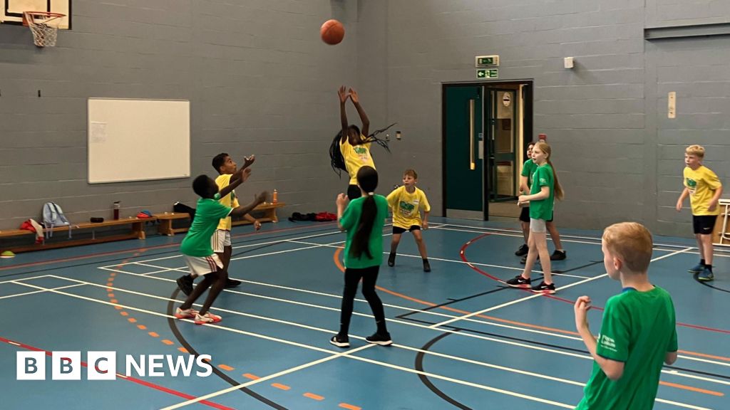 Olympic themed 'Golden Games’ inspires Milton Keynes children - BBC News