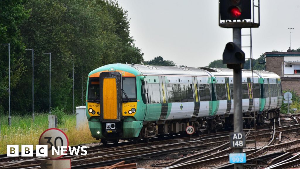 Network Rail sorry for continued rail disruption on Uckfield line