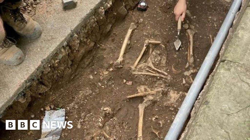Archaeological dig uncovers history of Worcester Cathedral