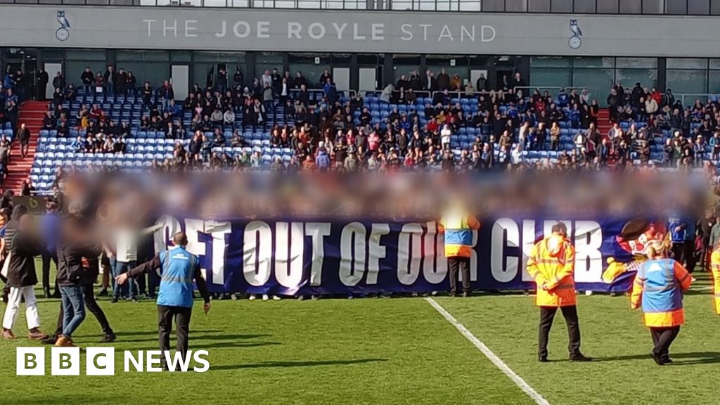 Oldham Athletic pitch protesters to face club bans