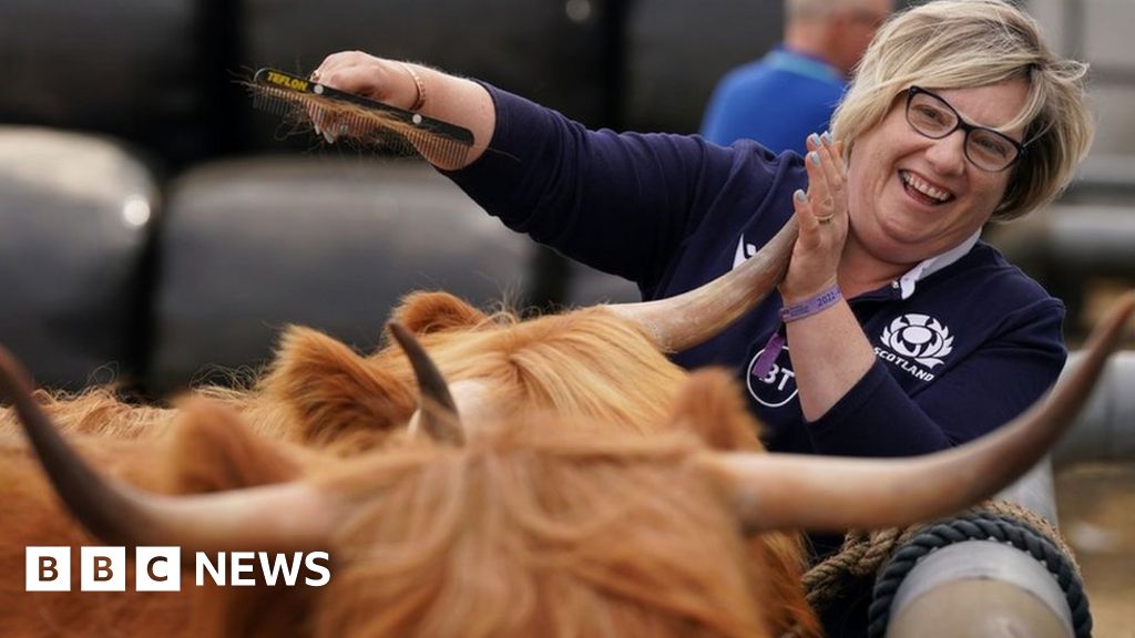 In pictures: Royal Highland Show marks 200th anniversary - BBC News