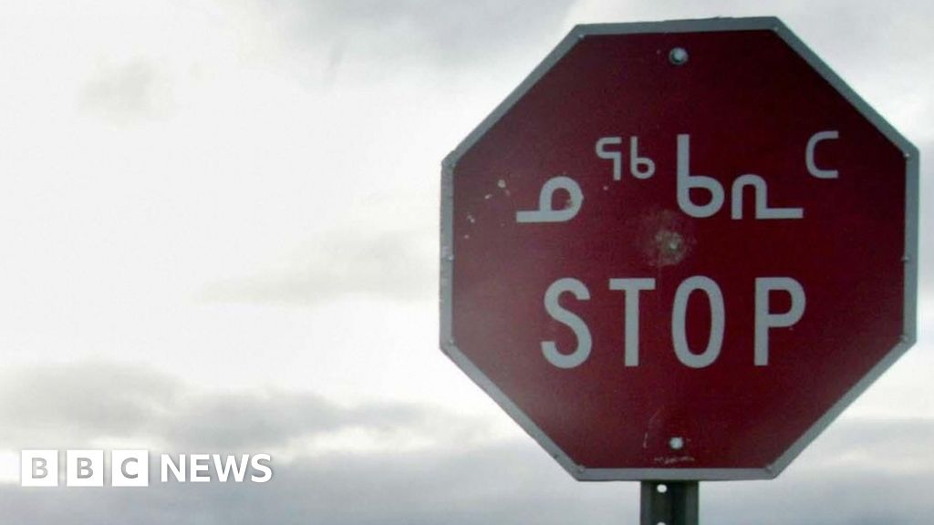 Canada: Inuit move to unify writing system - BBC News