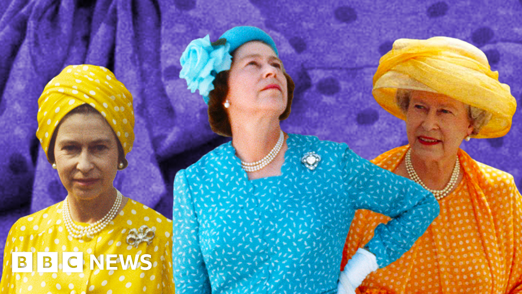 Power dressing: The Queen's unique style - BBC News