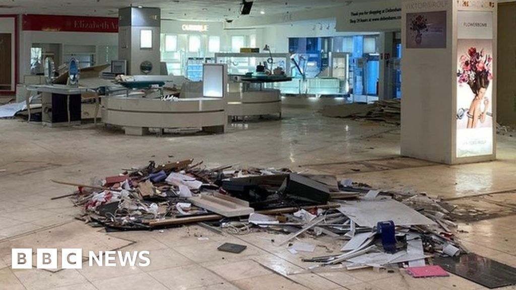 Debenhams: Unex in talks over old Ipswich store - BBC News