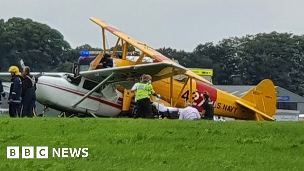 Man injured as two light aircraft crash in Devon - BBC News
