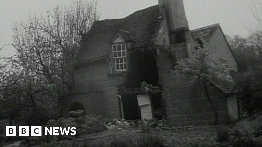 Jackfield 'jacked up' to stop River Severn slide - BBC News