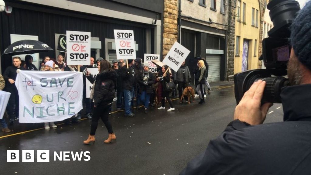 Rally held for closed Niche nightclub in Sheffield - BBC News