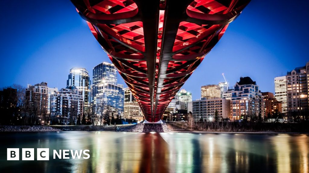 Teleportation step toward quantum internet - BBC News