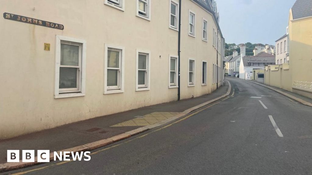 One-way trial set for St John's Road in St Helier - BBC News