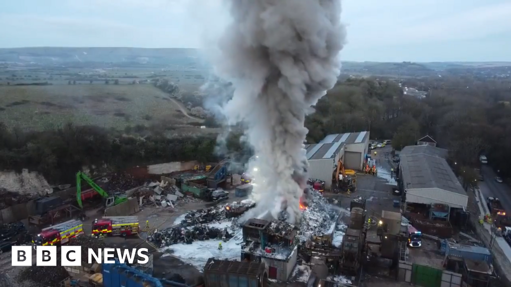 Lewes: Light Bros depot blaze tackled by 30 firefighters - BBC News
