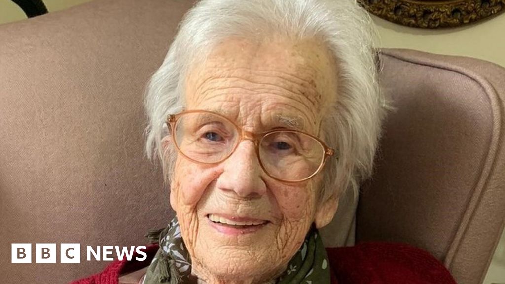 Northamptonshire Woman 110 Shares Her Secret To A Long Life Bbc News