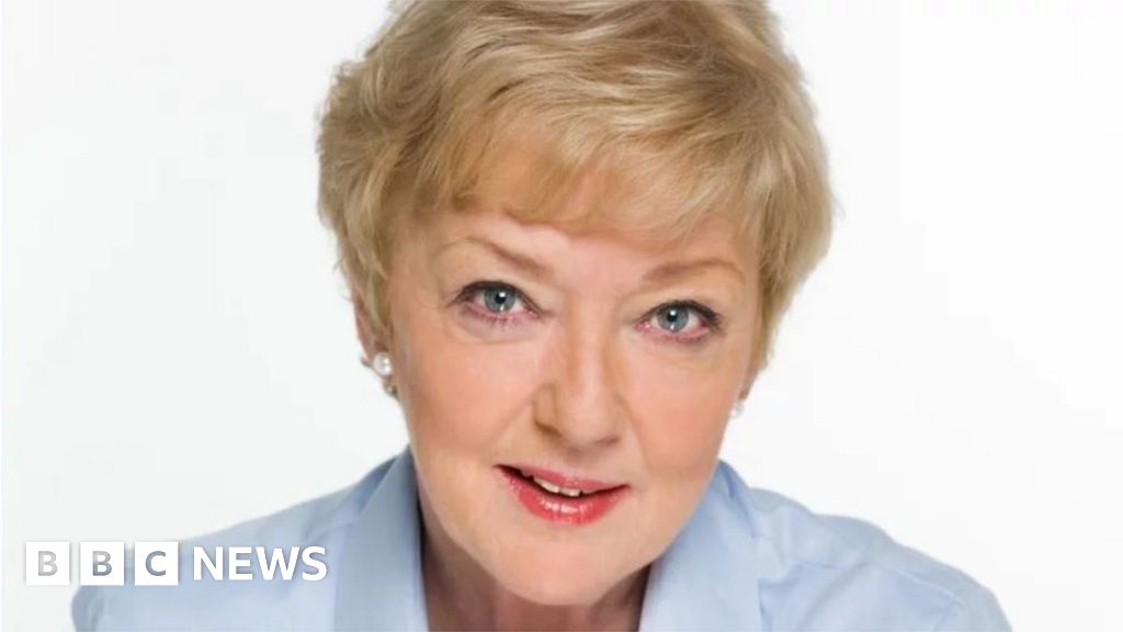Marian Finucane: RTÉ broadcaster dies aged 69 - BBC News