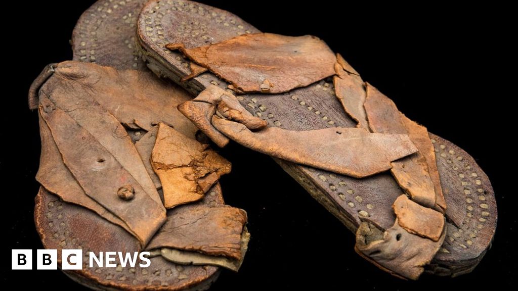 WWI hero Lawrence of Arabia's sandals sold for thousands