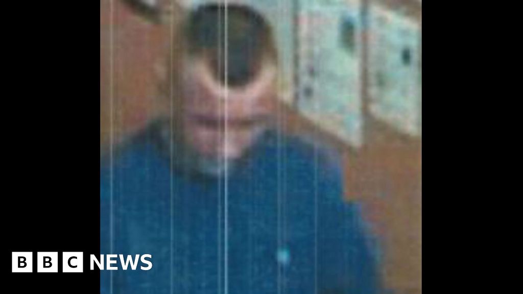 Guard knocked out as prisoner jumps from security van in West Lothian ...