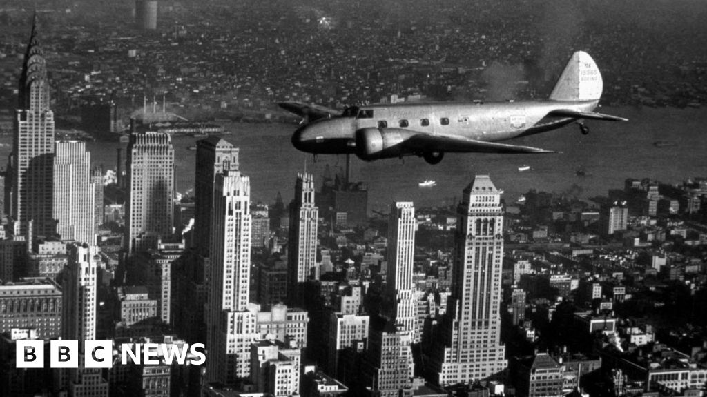 Boeing: 100 years of flying history - BBC News