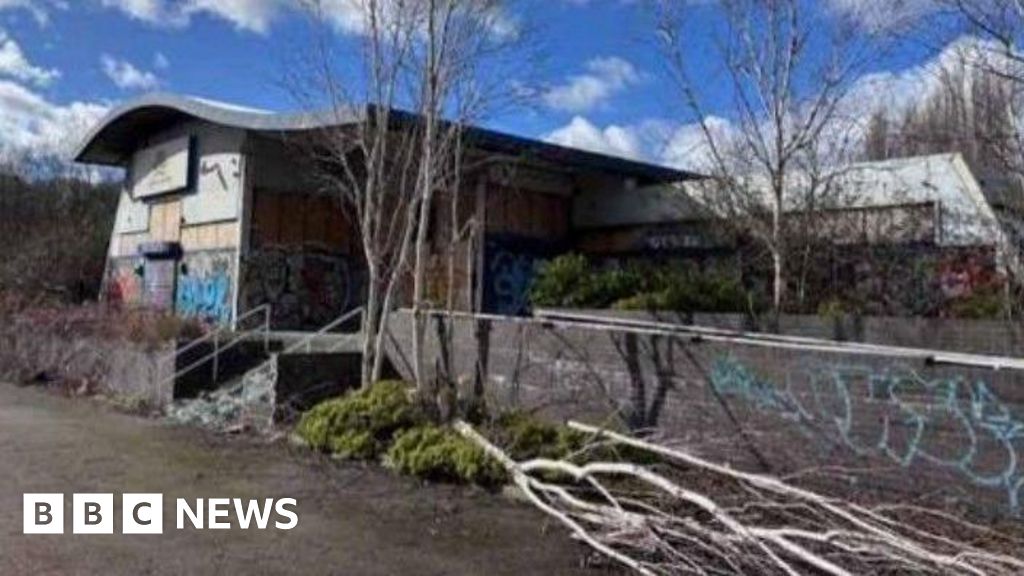 Fire-hit trampoline park in Leeds could become padel centre