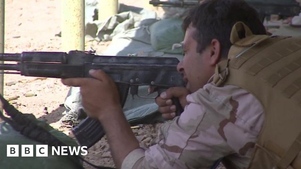 Australian and New Zealand troops train Iraqi forces - BBC News