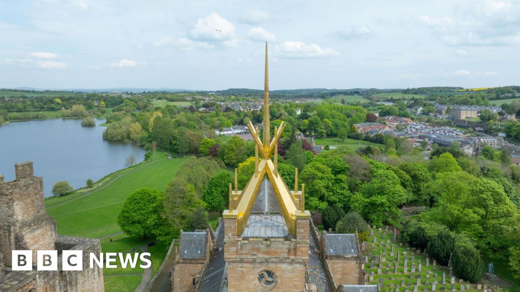 Golden restoration for Linlithgow church crown of thorns spire