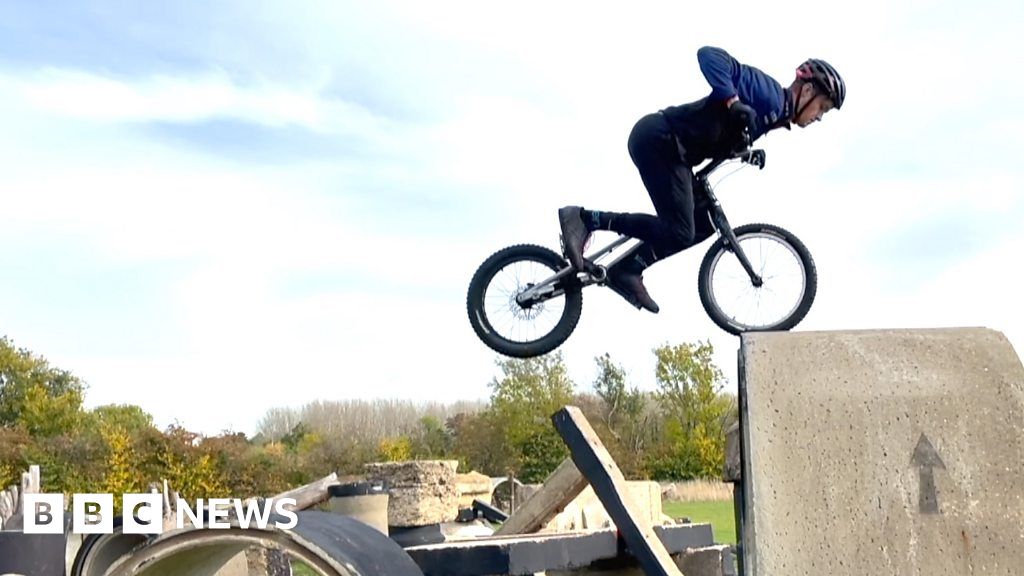 Cambridgeshire bike trials rider sets sights on Olympics - BBC News
