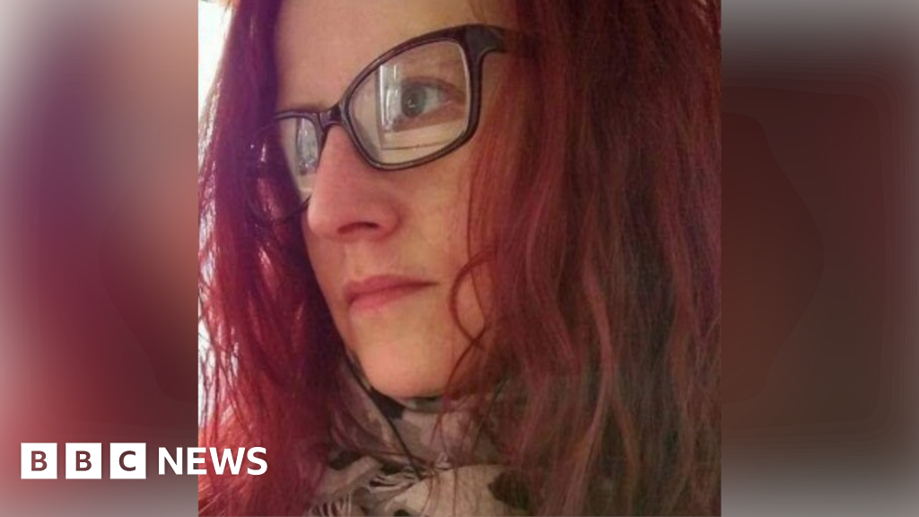 Women in her 40s who died in Lowestoft flat named