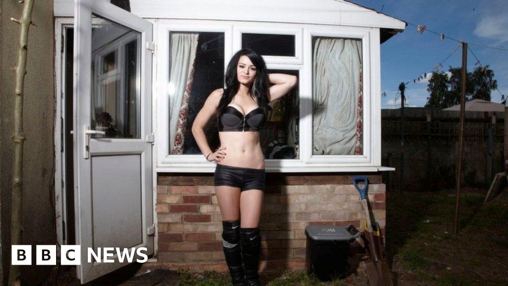 The Rock, Nick Frost and Lena Headey to star in a WWE movie about Paige - BBC News