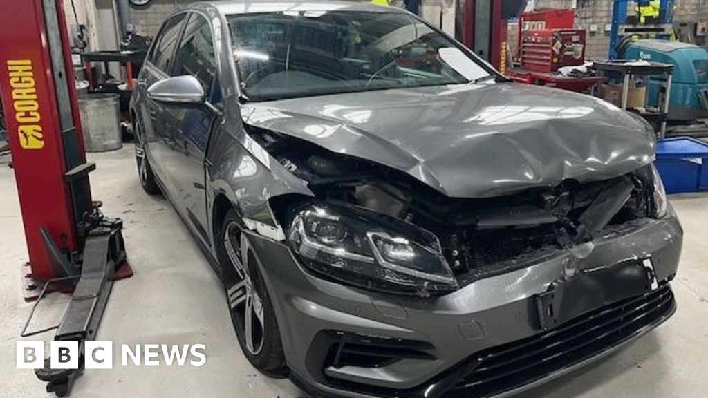 Psni Big Rise In Injuries After Patrol Cars Rammed